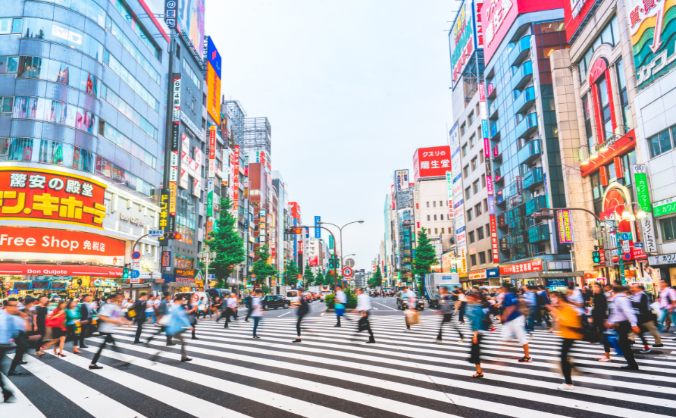 Shibuya Scramble Crossing: The Heart of Tokyo's Buzzing Energy ...