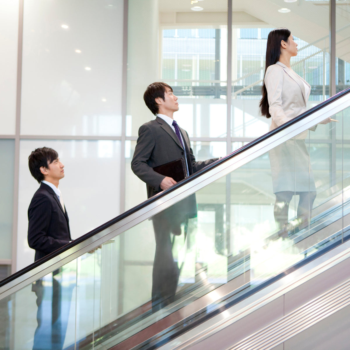 Travel Guide: Japanese Escalator Manners Every Visitor Should Know ...